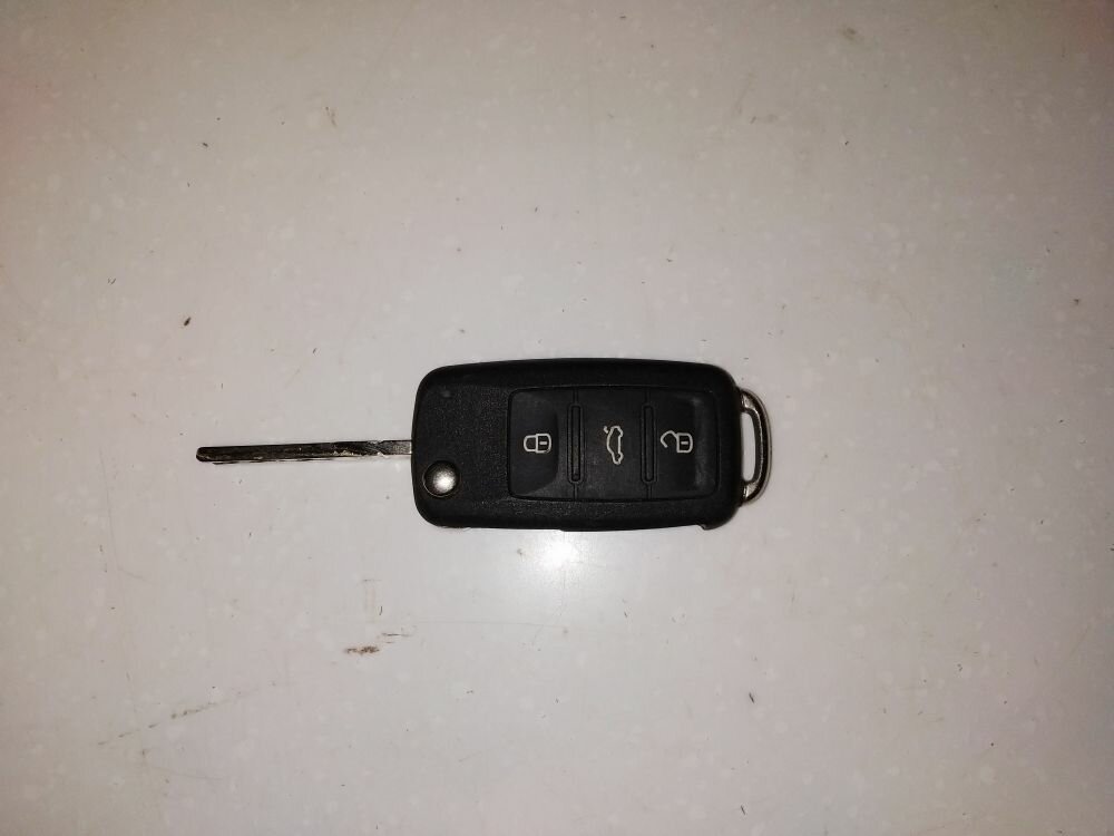 Выкидной ключ volkswagen Polo Jetta 5K0837202E