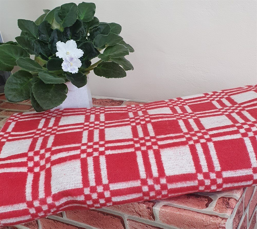 Одеяло байковое "Клетка" красное. 200х200