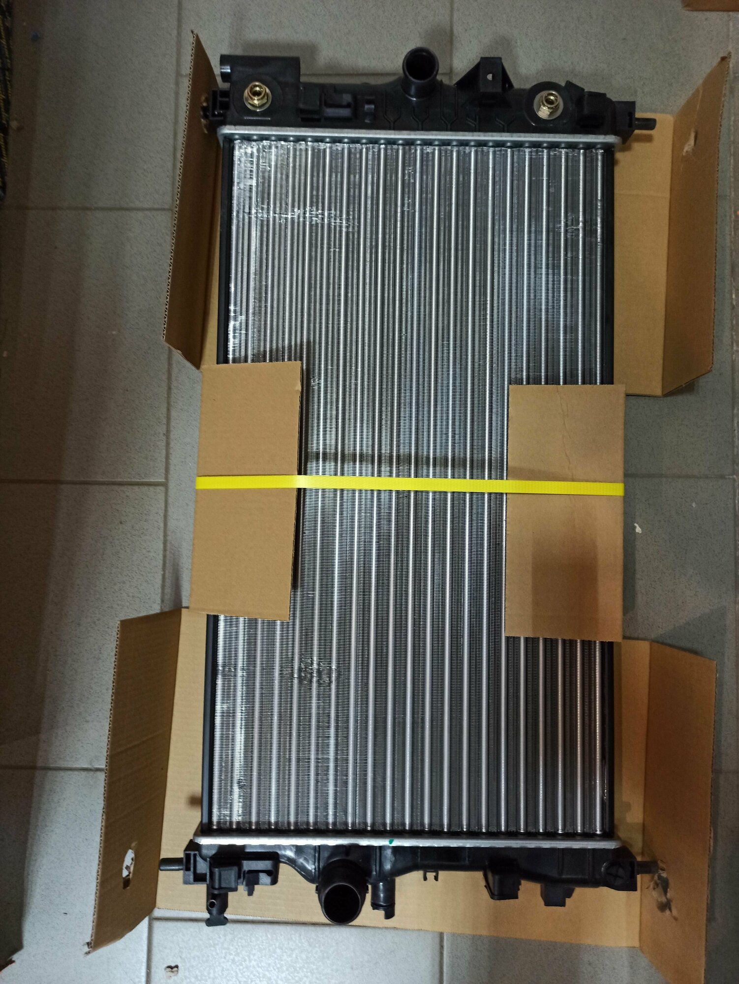 Радиатор охлаждения для Opel Astra J с АКПП 2009-2017