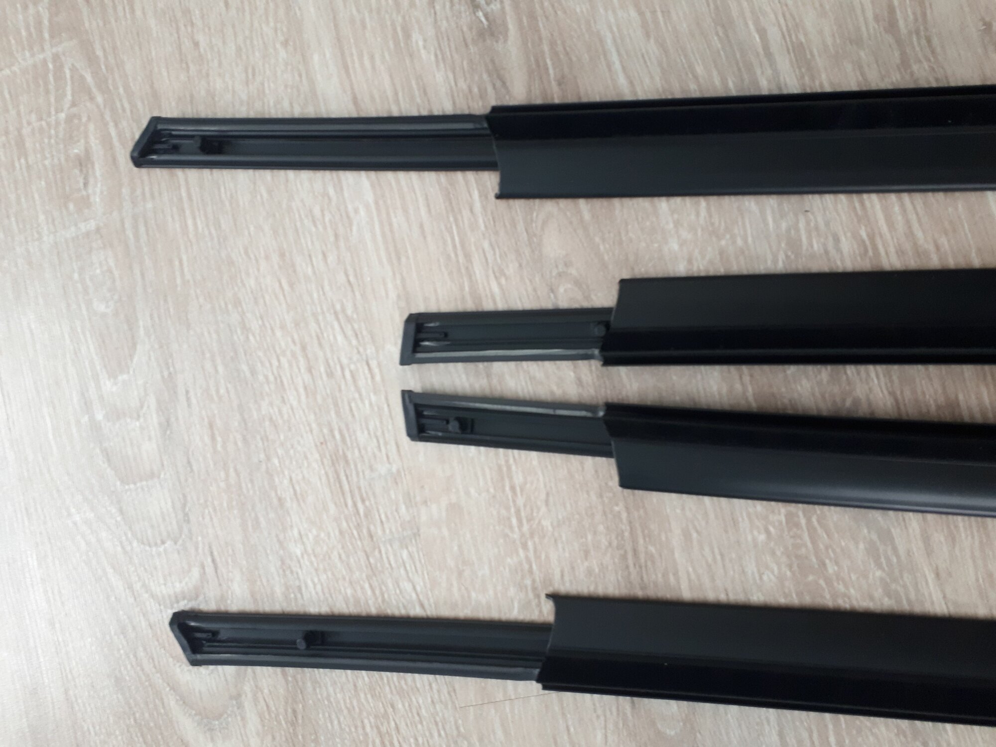 Бархотки наружные Лада Веста (уплотнители подвижных стекол)