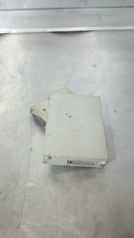 Блок электронный Nissan Liberty UA-RNM12 QR20DE 28330wf110