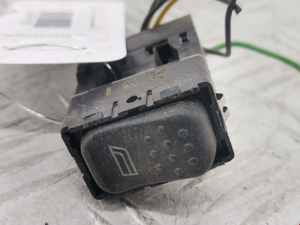 Кнопка стеклоподъемника Alfa Romeo GTV (916C) 60612494 арт. 1594105