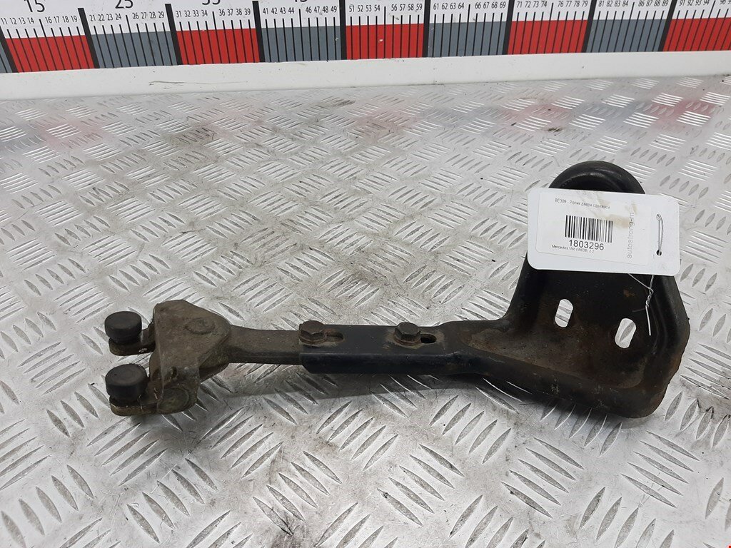 Ролик двери сдвижной Mercedes Vito (W638) A9067600247 арт. 1803296