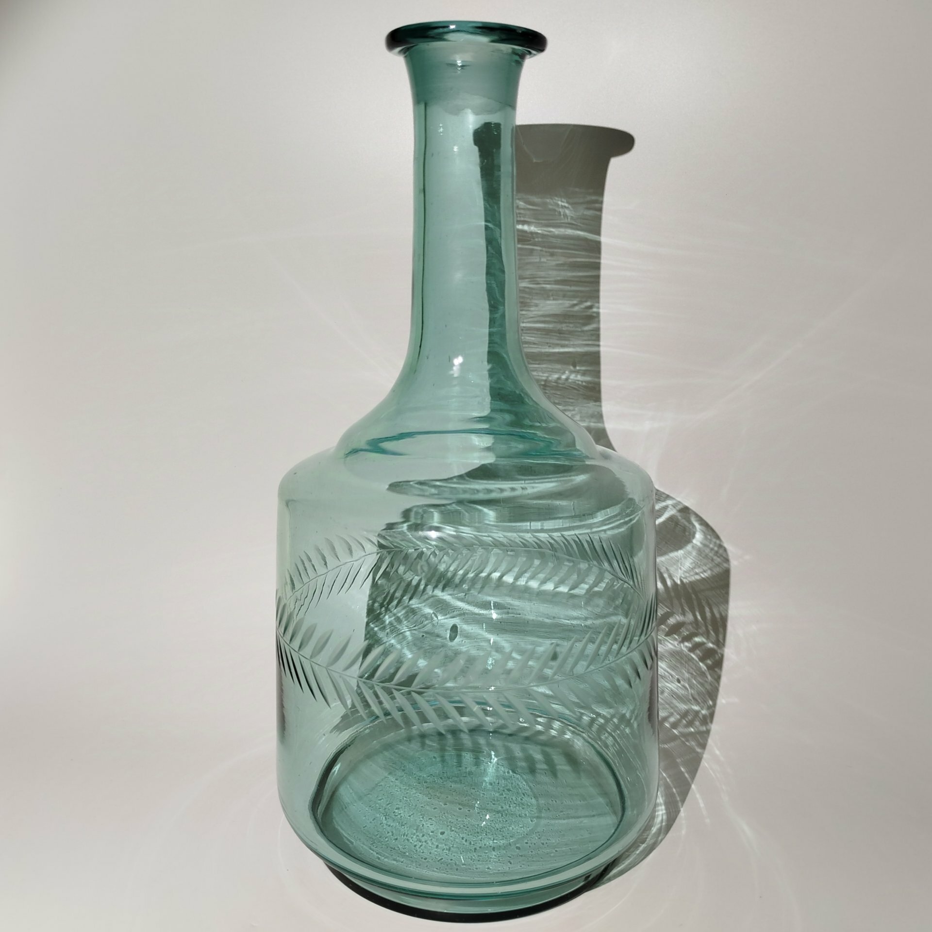 Штоф-бутыль с орнаментальным пояском на тулове, стекло, алмазная грань, СССР