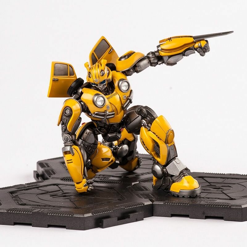 Сборная модель Машинка Trumpeter 08100 Bumblebee Beetle Transformers do not require glue Joint mobility