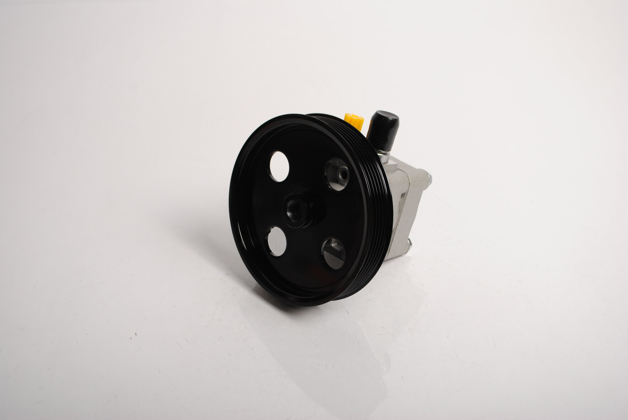 Насос гидроусилителя 8251736 Powertec Volvo