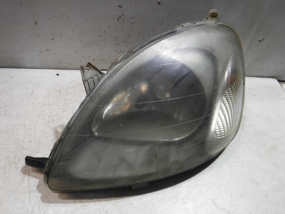 Фара левая Toyota Yaris 21211A2LLDEM
