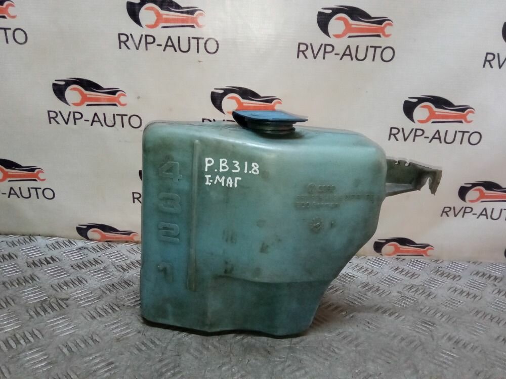 Бачок омывателя лобового стекла Passat B3 357955453