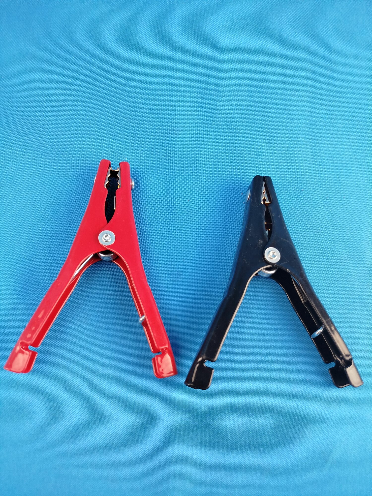 Зажимы проводов прикуривания (крокодилы) "AIRLINE" 400А (14х10,5см)