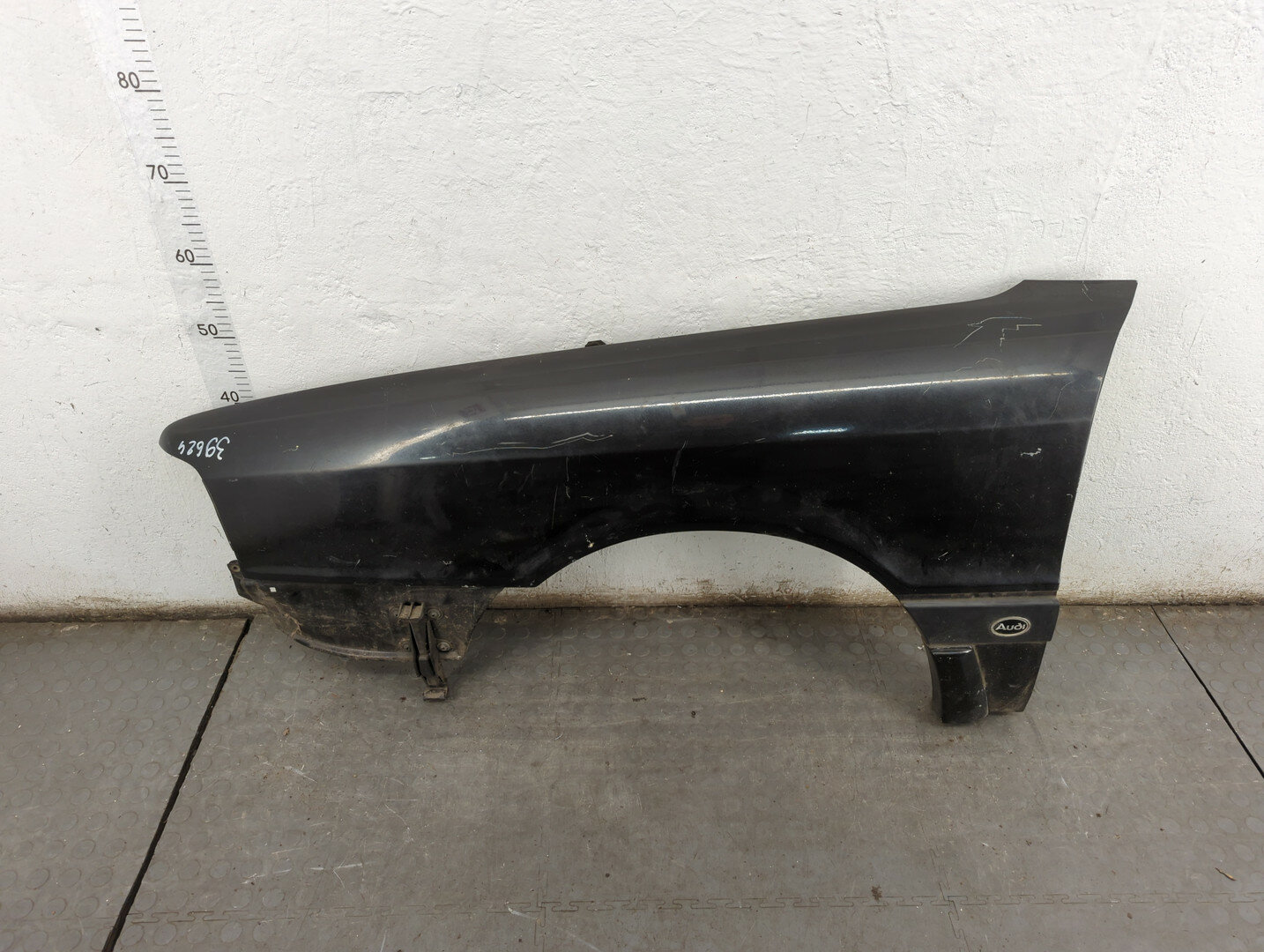 Крыло левое переднее Audi 80 (B3) Б/У