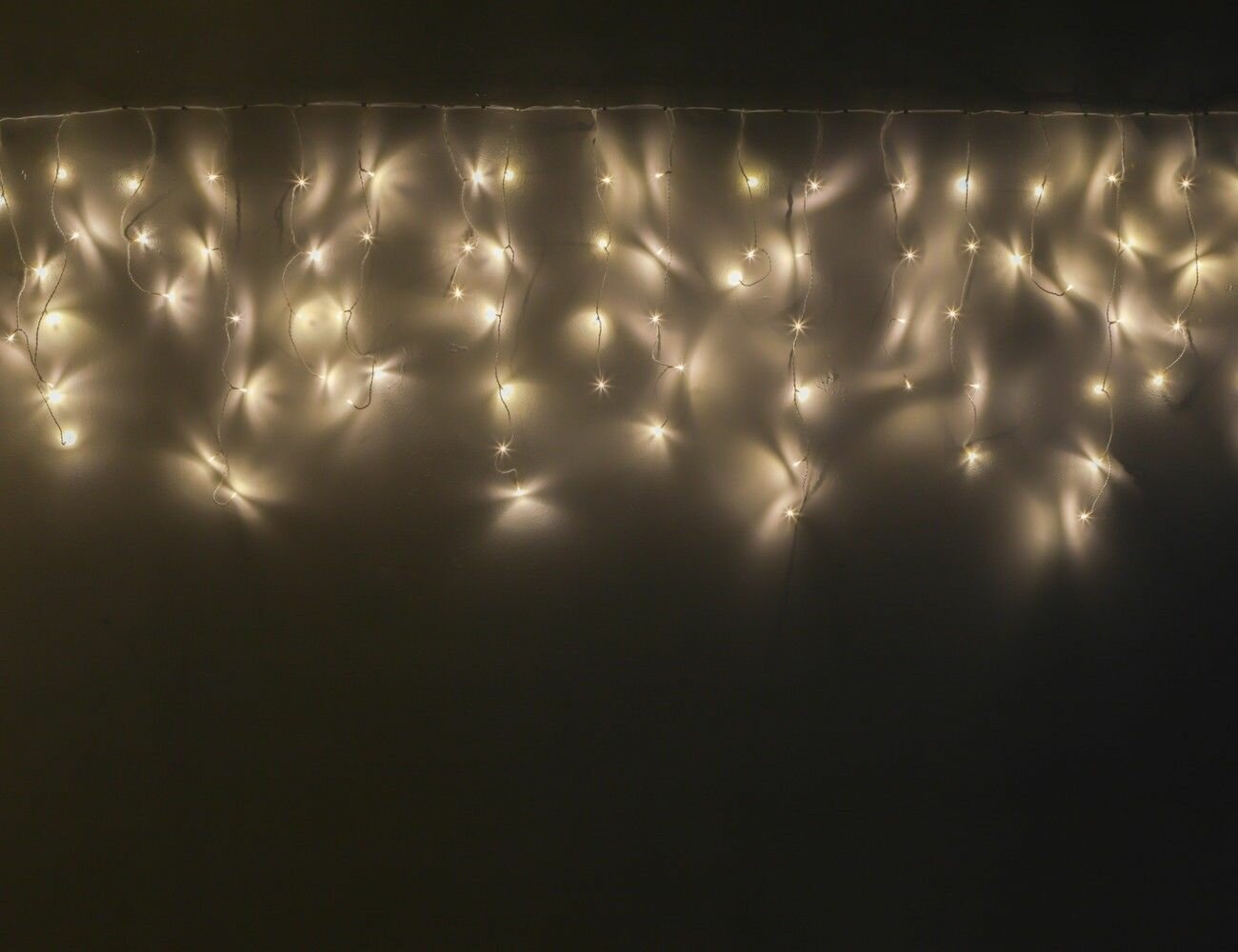Светодиодная гирлянда бахрома м, 630 теплых белых LED ламп, контроллер, белый ПВХ, IP44, Kaemingk