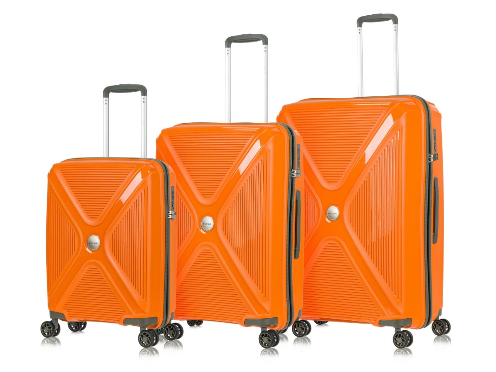 Комплект чемоданов   