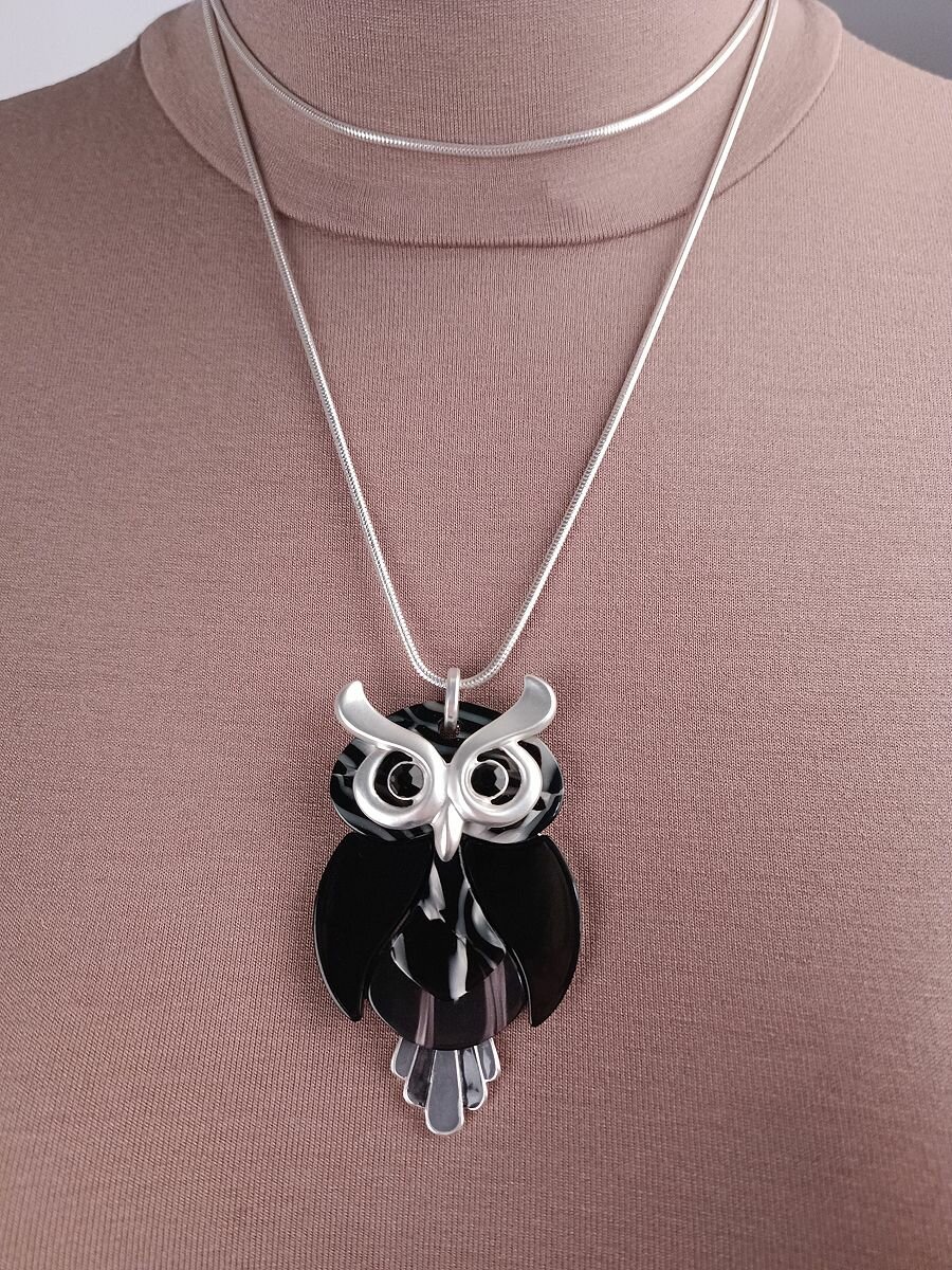 Колье, акрил, фианит, искусственный камень, пластик, Swarovski Zirconia, эмаль