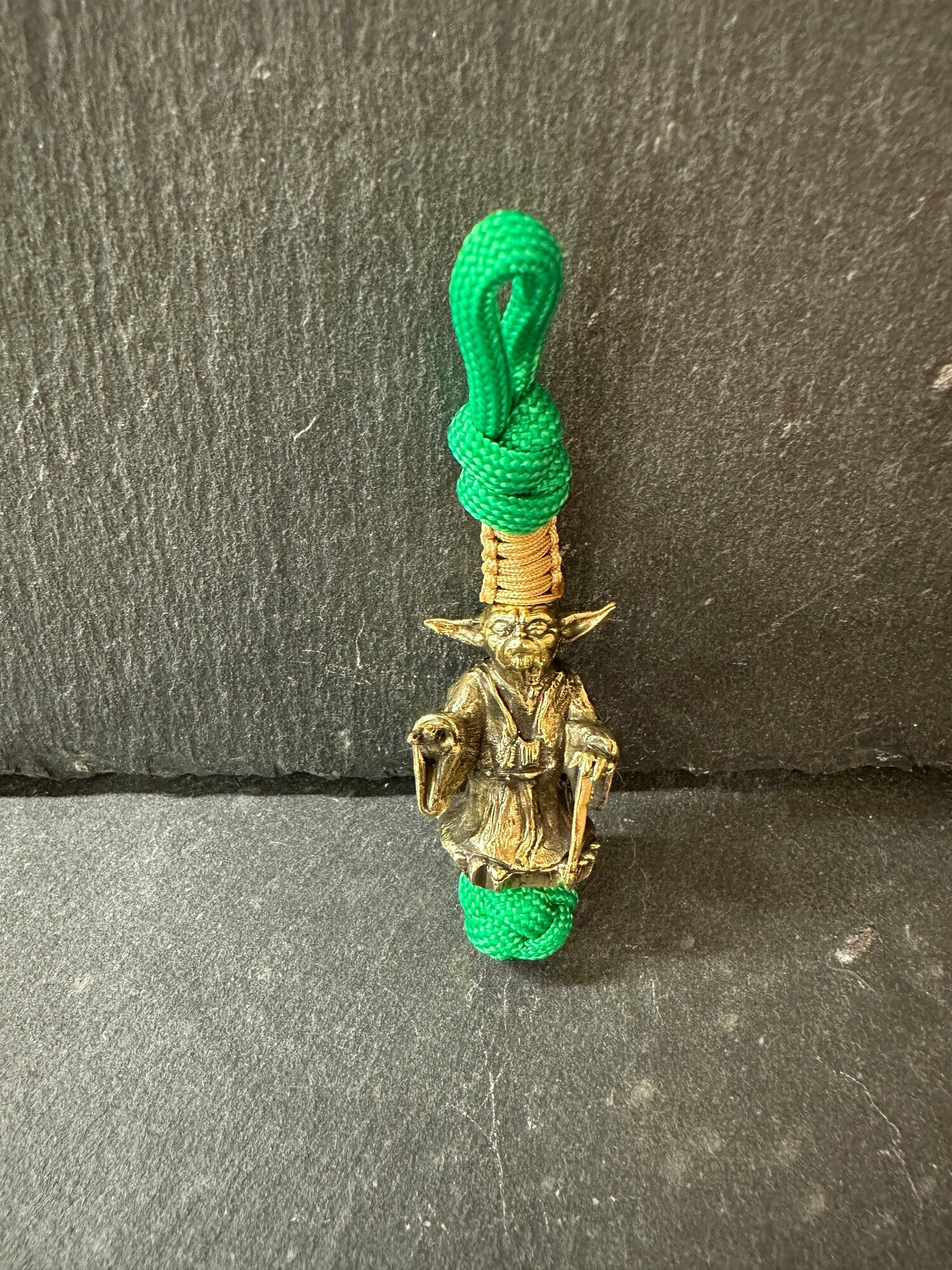 Темляк с латунной бусиной Мастер Йода