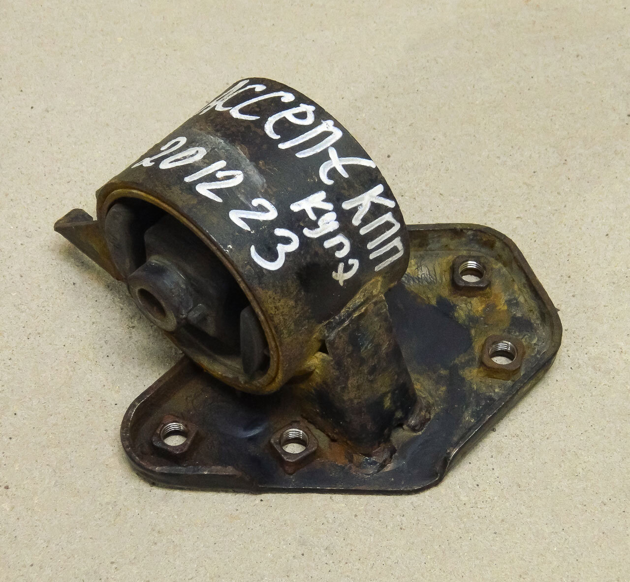 Опора мкпп Hyundai Accent I (X3) G4EK