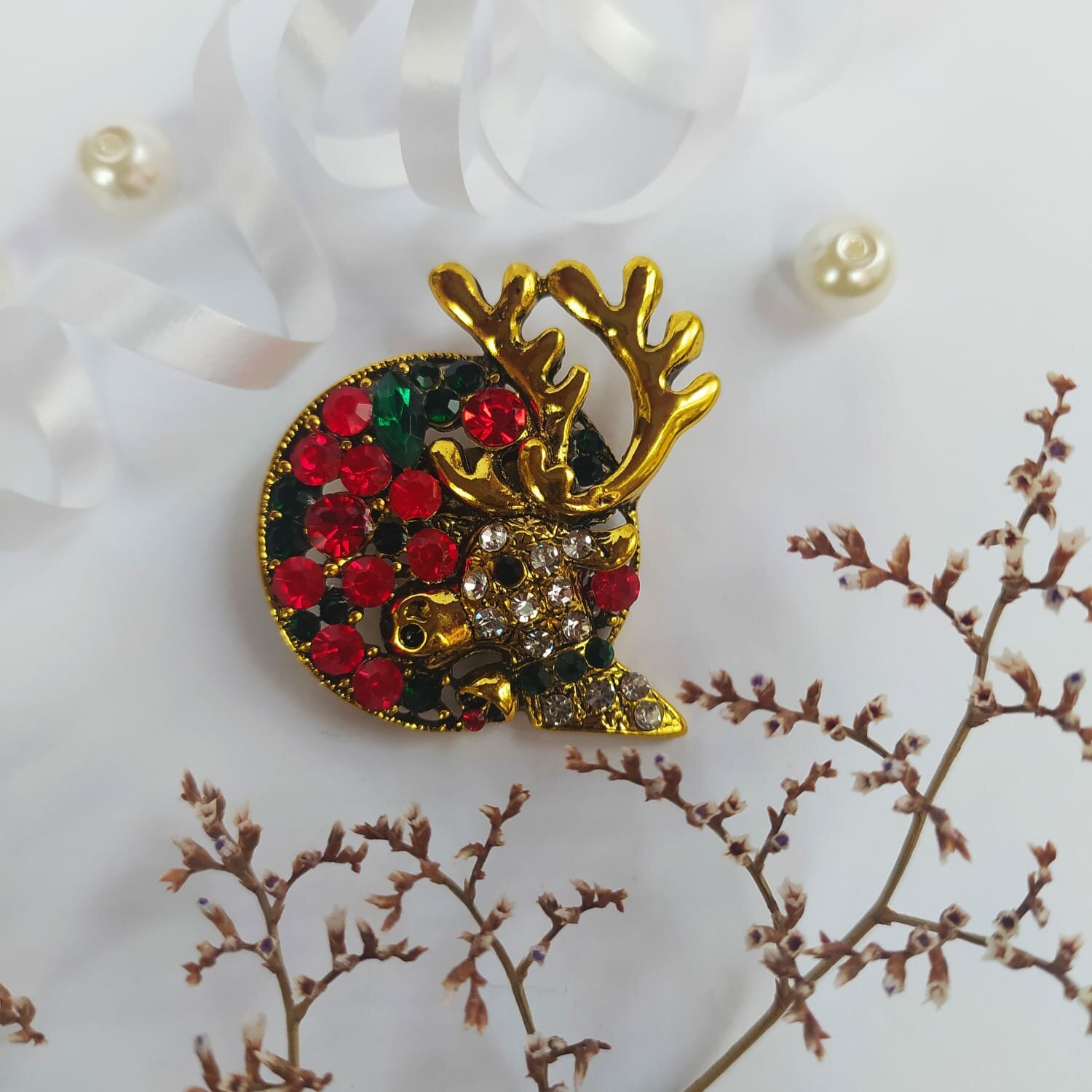 Брошь, стразы