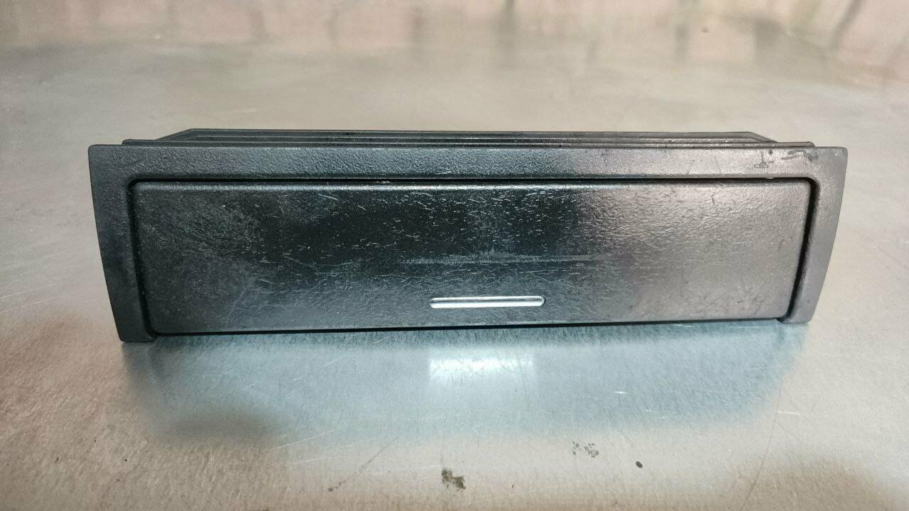 Бардачок BMW 3 E46 (1997 - 2003) 51168196115