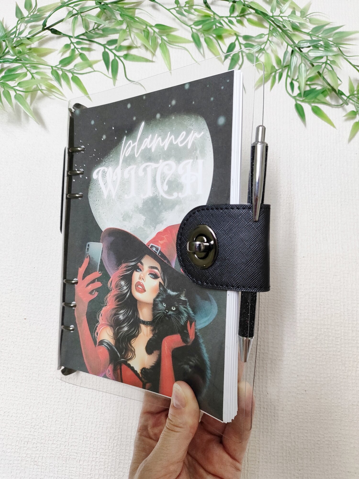 Недатированный планер "Ведьмочка", А5, на кольцевом механизме, 90 л, обложка силиконовая