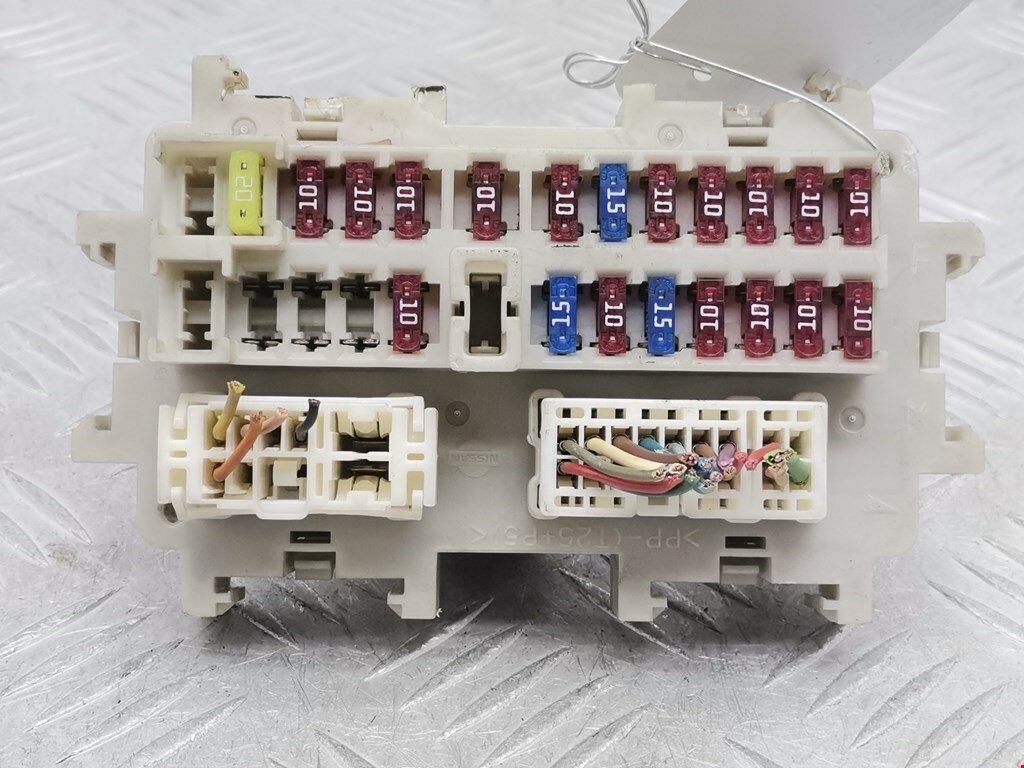 Блок предохранителей Nissan Navara (D40) 284B7EB310 арт. 1790566