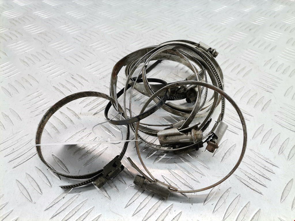 Хомут металлический Volkswagen Passat 5 11617798304 арт. 1767819