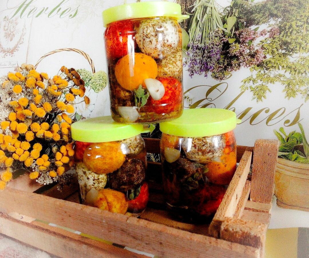 Сыр *Шевр* в масле 250мл./3 шт.