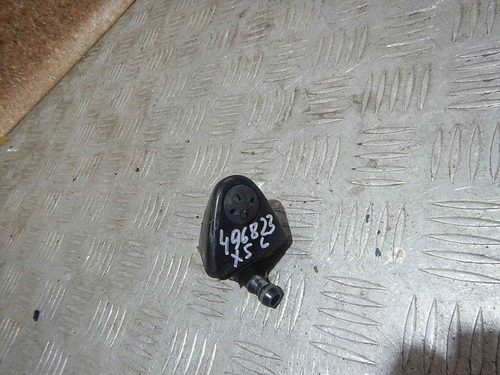 Б/У Форсунка омывателя фары, BMW (БМВ)-X5 (E53) (99-06) BMW X5 (E53) (99-06) левая в сборе Задиры на крышке. 496823 BMW а...