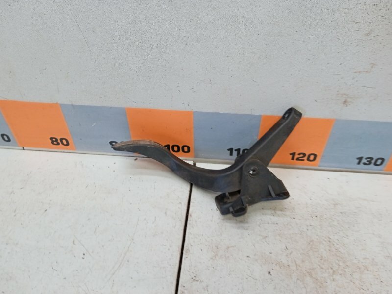 Б/У Форд Фокус 1 Педаль газа Ford Focus 1, DBW 221103 FORD арт. 1064310, 98AB9P732AE, 3