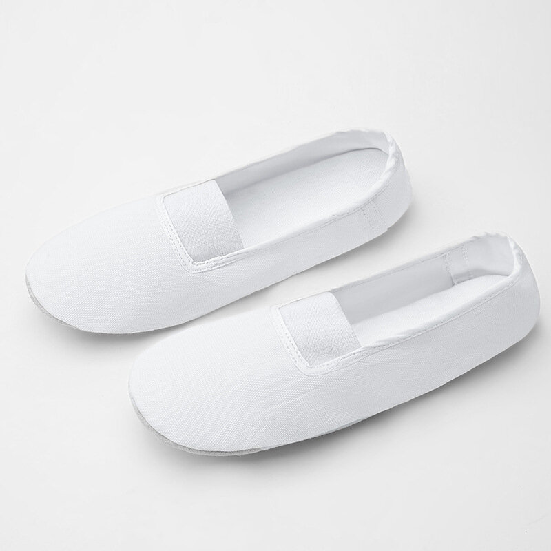 Спортивные туфли