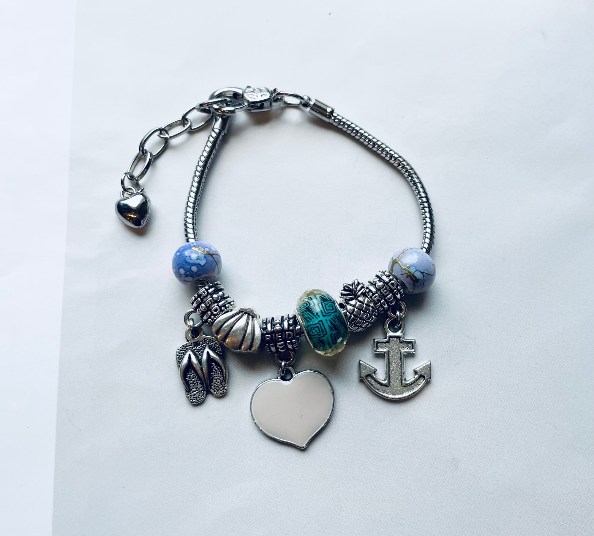 Жесткий браслет