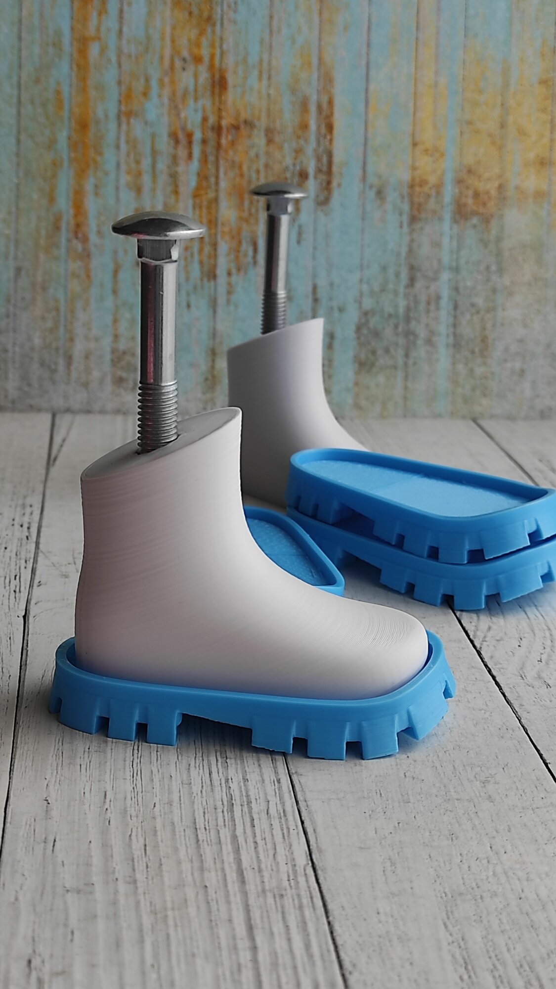 Подошвы трактор к колодкам для куклы Llorens 42 см (без колодок)