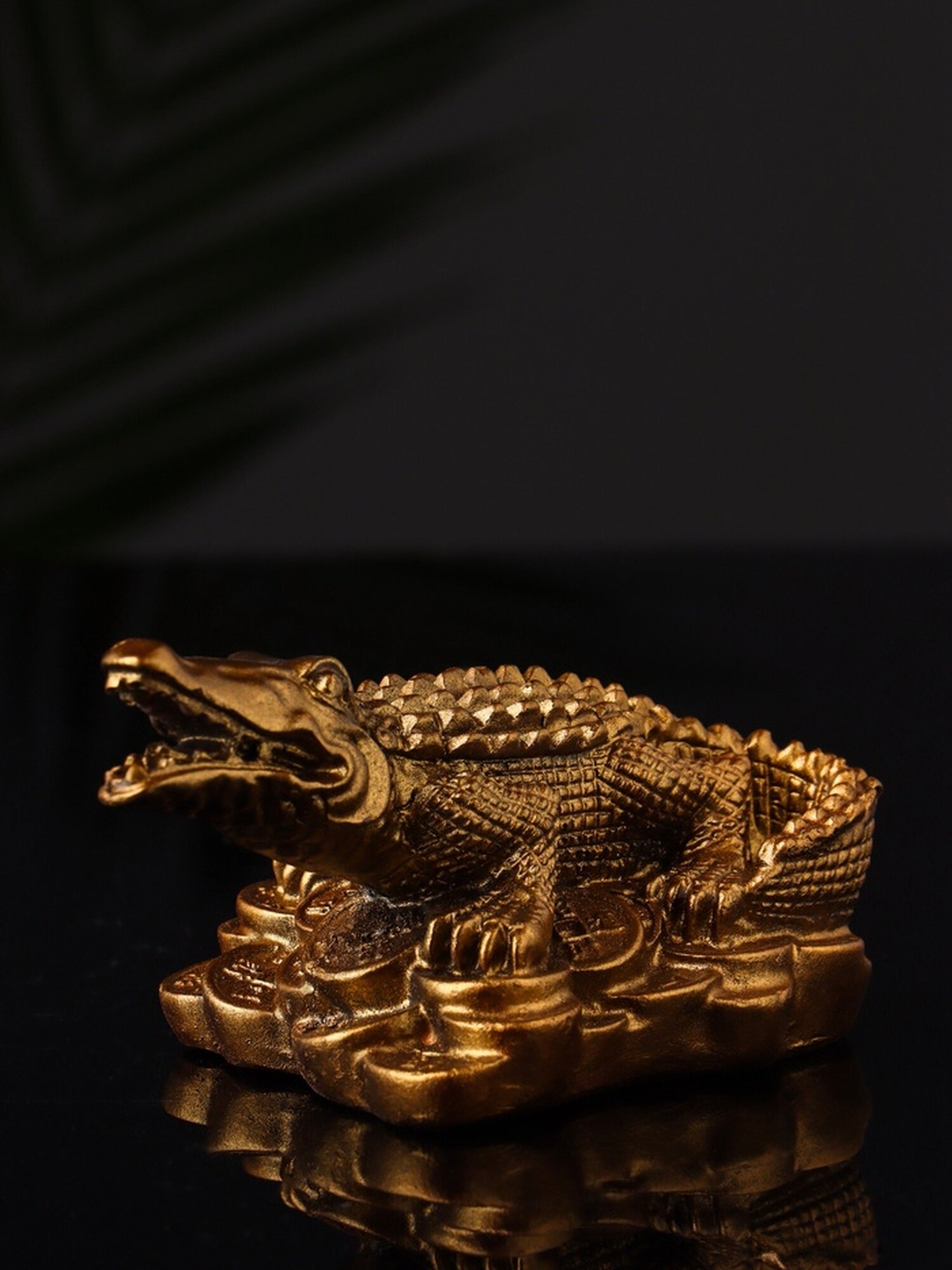 Фигурка Хорошие сувениры «Крокодил на деньгах», гипс, под бронзу, 12 см