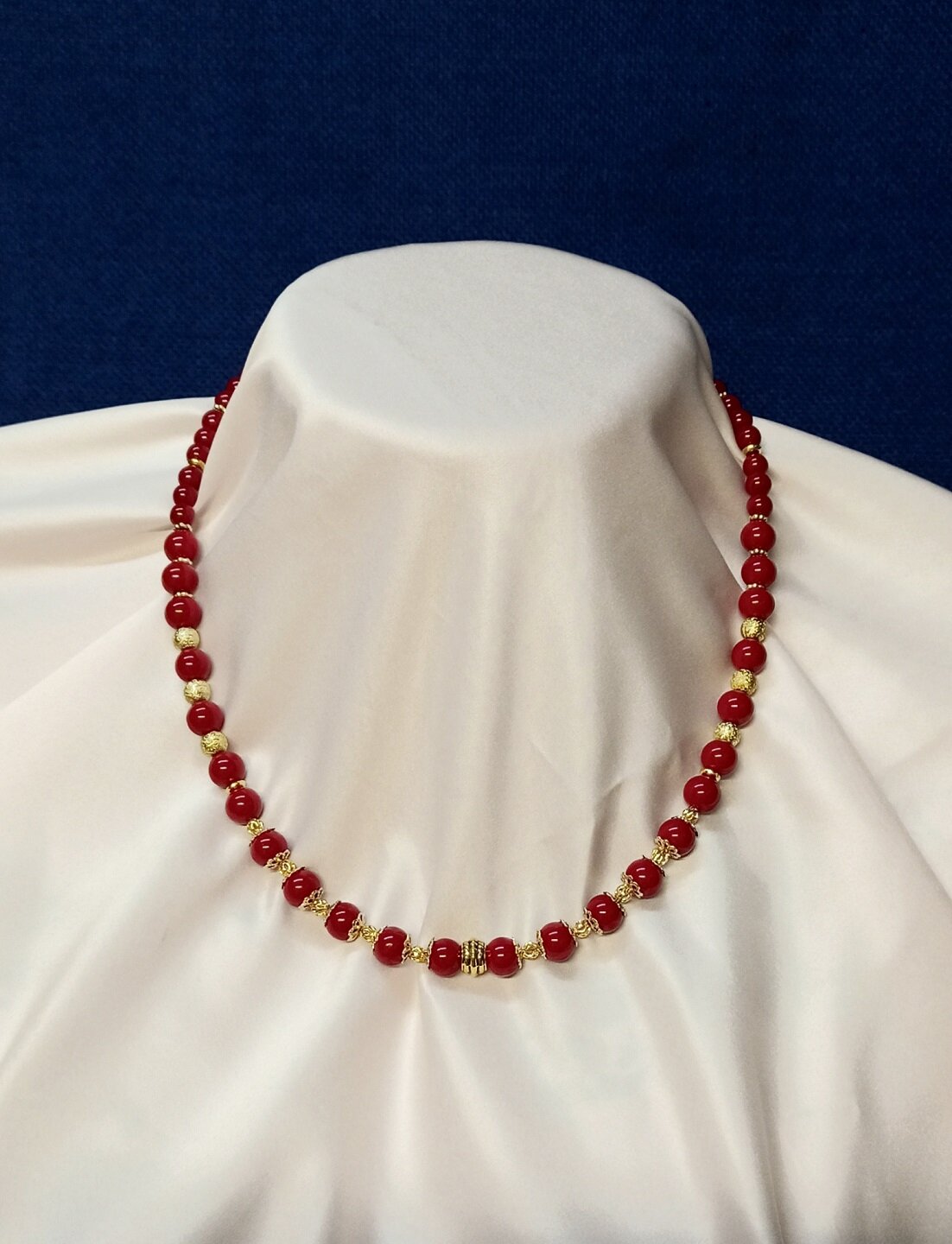 Бусы, горный хрусталь, коралл, металл