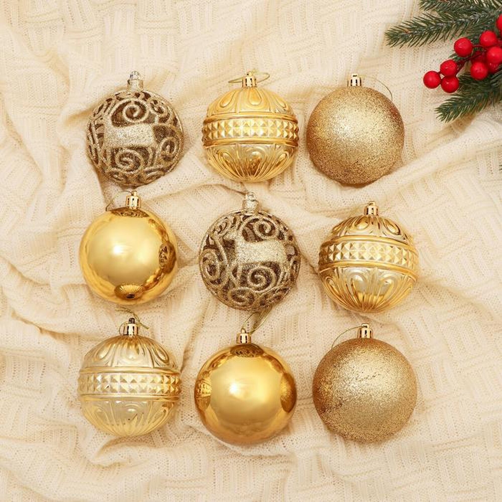 Набор ёлочных шаров Зимнее волшебство "Торжество Грация", золотистые, пластик, 9 шт