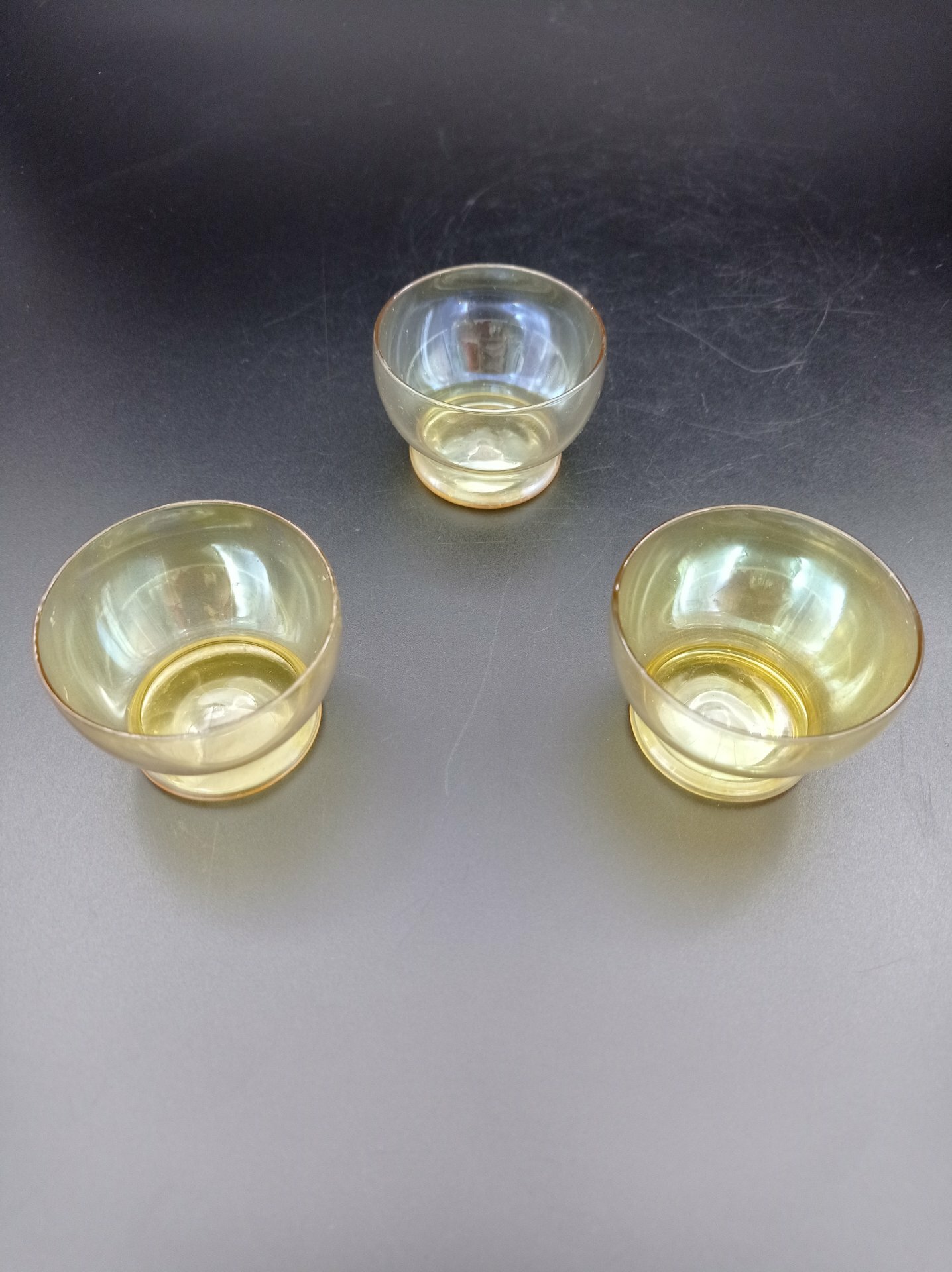 Набор из 3 стопок желтого оттенка, стекло, люстр, СССР, 1970-1990 гг.