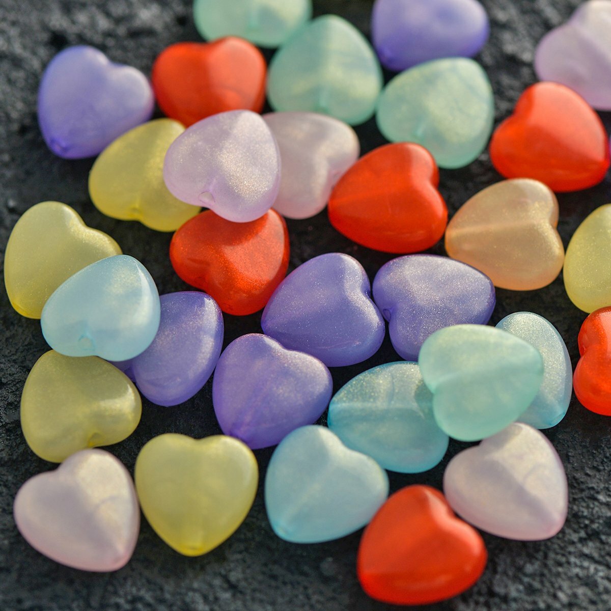 Бусины сердце сердечко акриловые 15 шт, размер 14x14x7 мм, разные цвета в упаковке