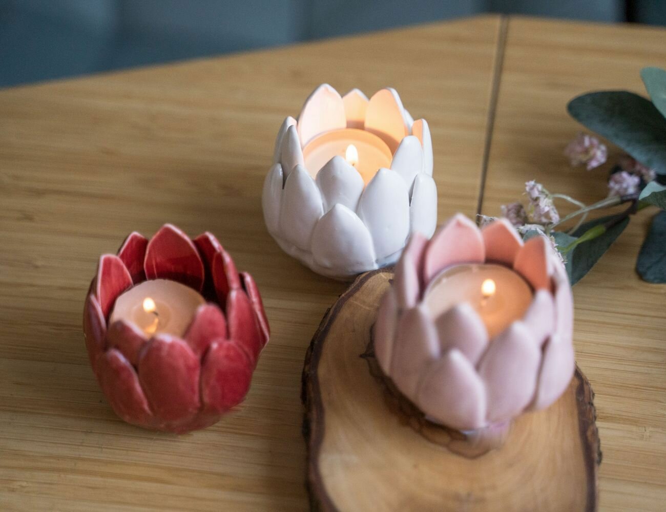 Керамический подсвечник царственный лотос под чайную свечу, белый, 7 см, Koopman International ALX605400-1