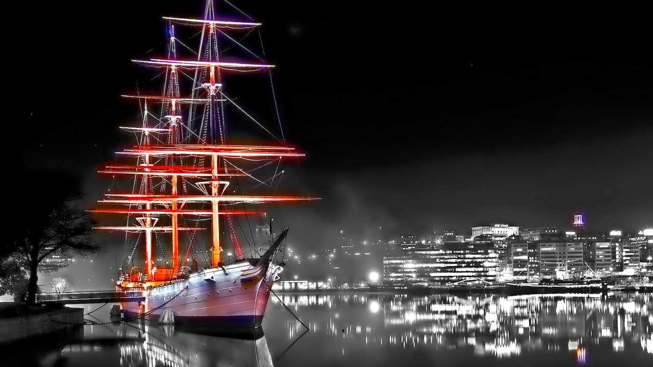 Картина на холсте 110x60 LinxOne "ночь дома корабль поверхность" интерьерная для дома / на стену / на кухню / с подрамником