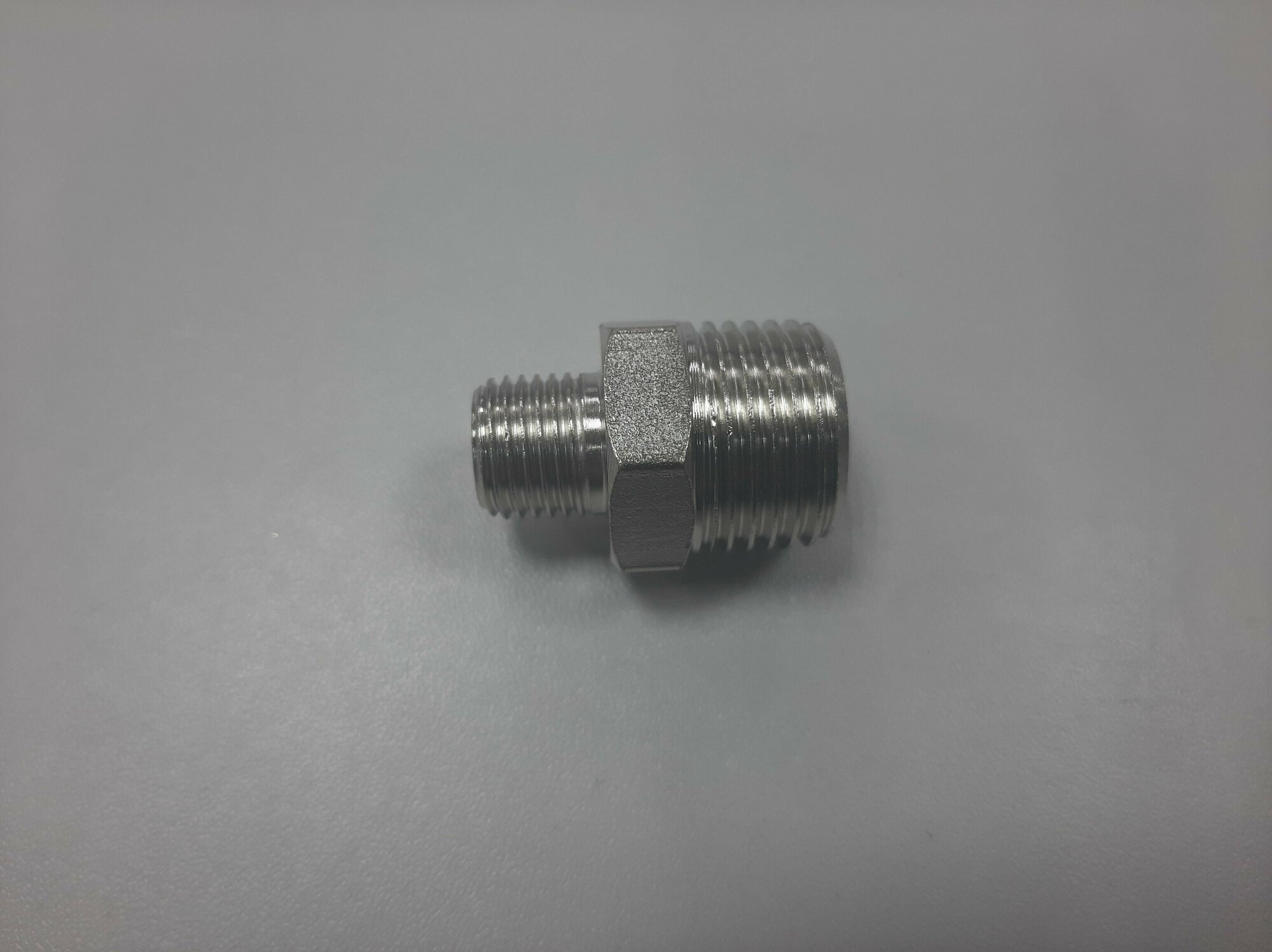 Переходник резьбовой M1/4" - M1/2" для пневмоинструмента Nordberg