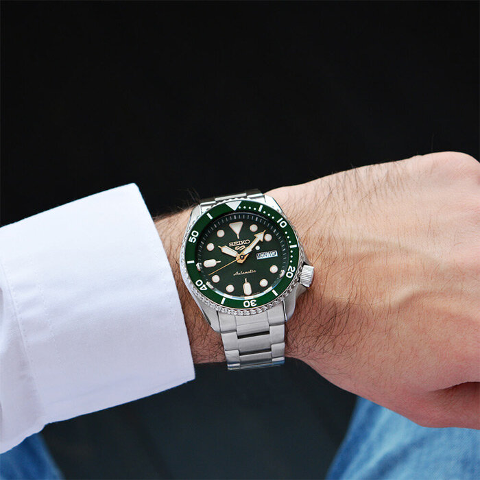 Наручные часы SEIKO 5 Sports, зеленый, серебряный — фото 1