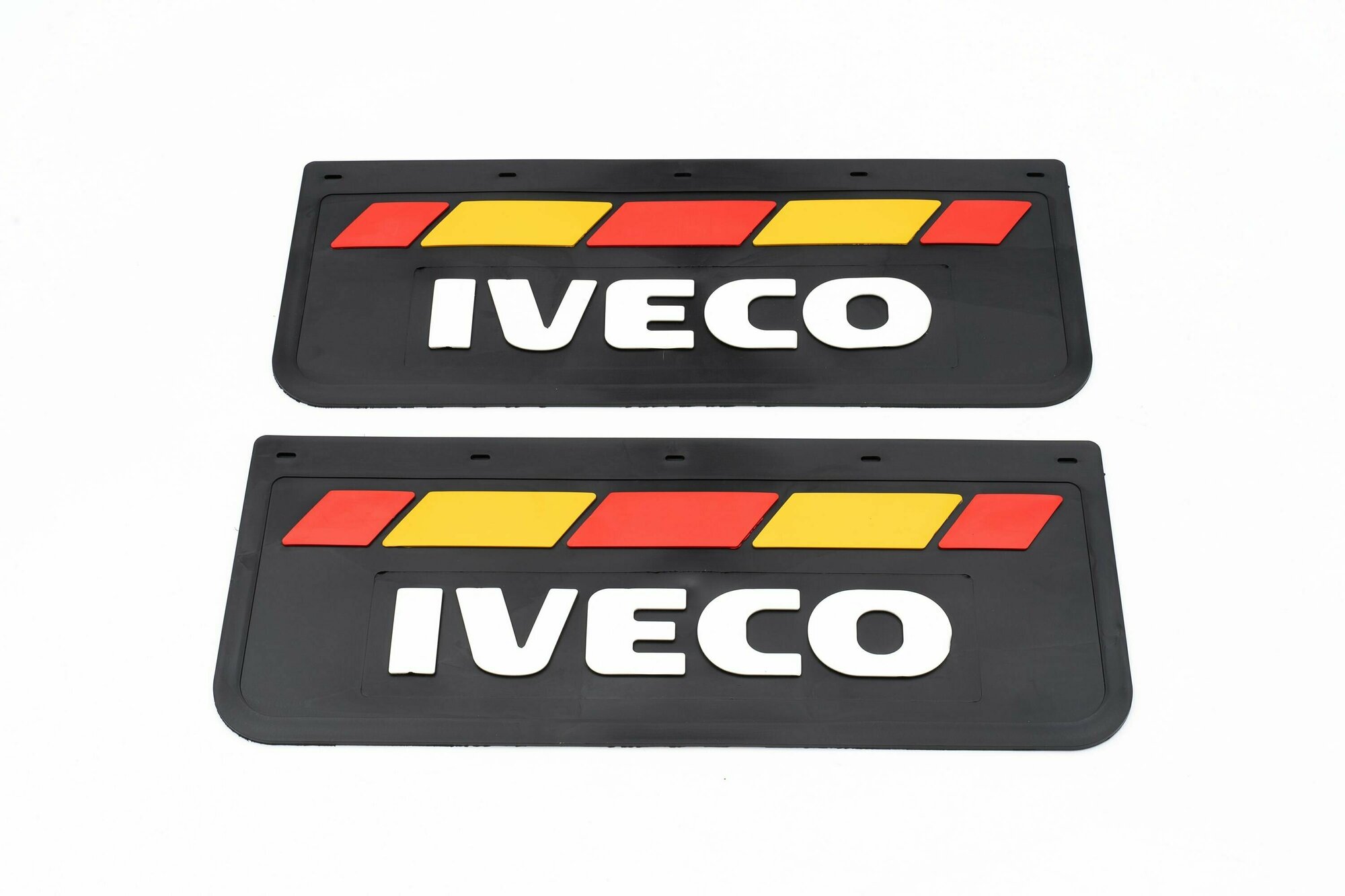 Брызговики задние IVECO черная резина LUX PRO с белой надписью и красно-желтой полосой 670*270