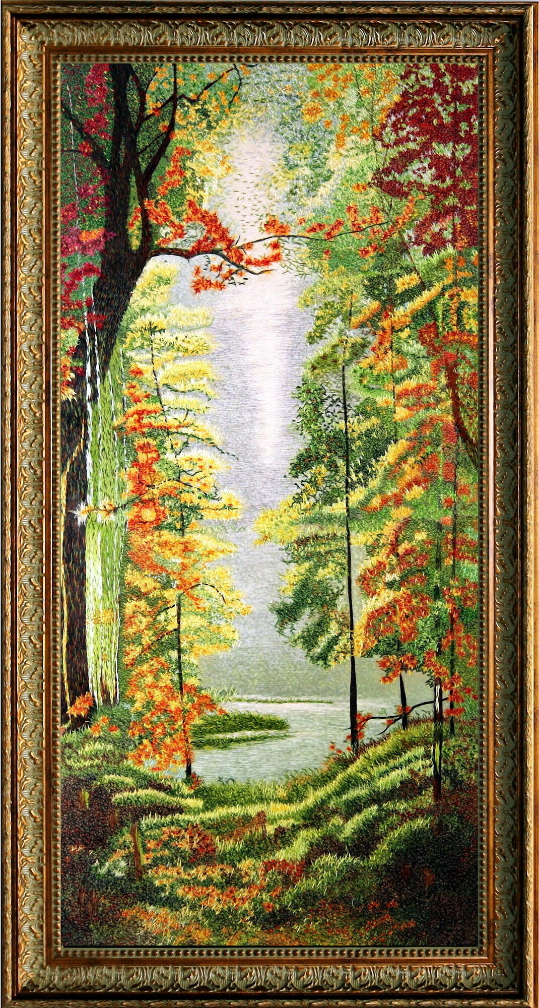 Декоративная настенная картина Живой Шелк Лесное озеро по Васильеву, вышивка шелком ручная с 3Dэффектом/см 55х96х3/в багете