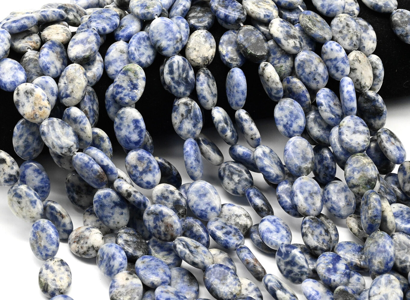 Бусины из лазурита овал 13*18мм, 38см, 21 бусина .