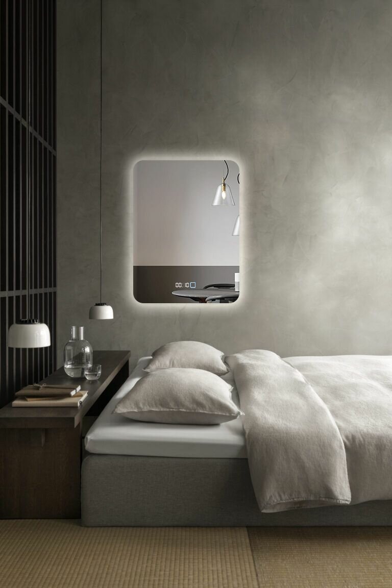 Зеркало для ванной с часами Prisma 80*40 прямоугольное вертикальное "парящее" с нейтральной LED-подсветкой