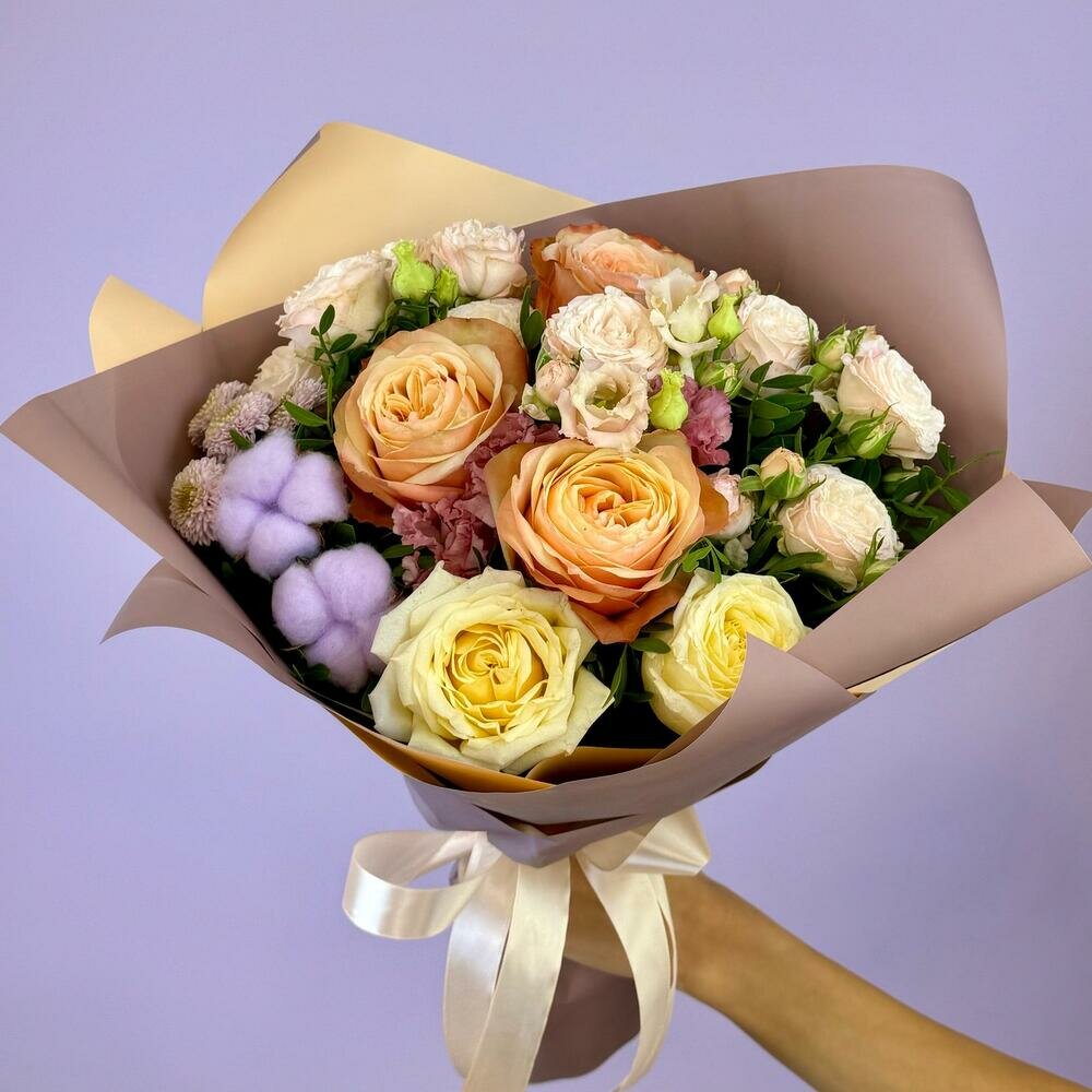 Букет Лавандовый Капуччино, пионовидная роза кахала, хлопок, кустовые розы