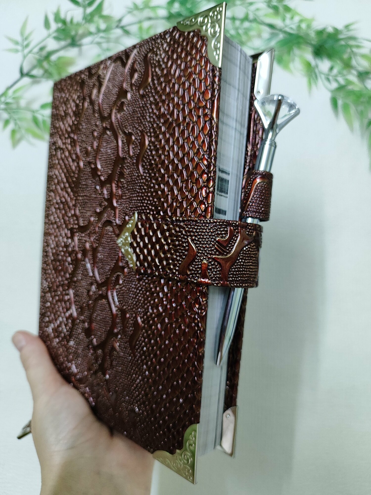 Недатированный планер "Готика", А5, в книжном переплёте, 160 л, обложка из искусственной кожи