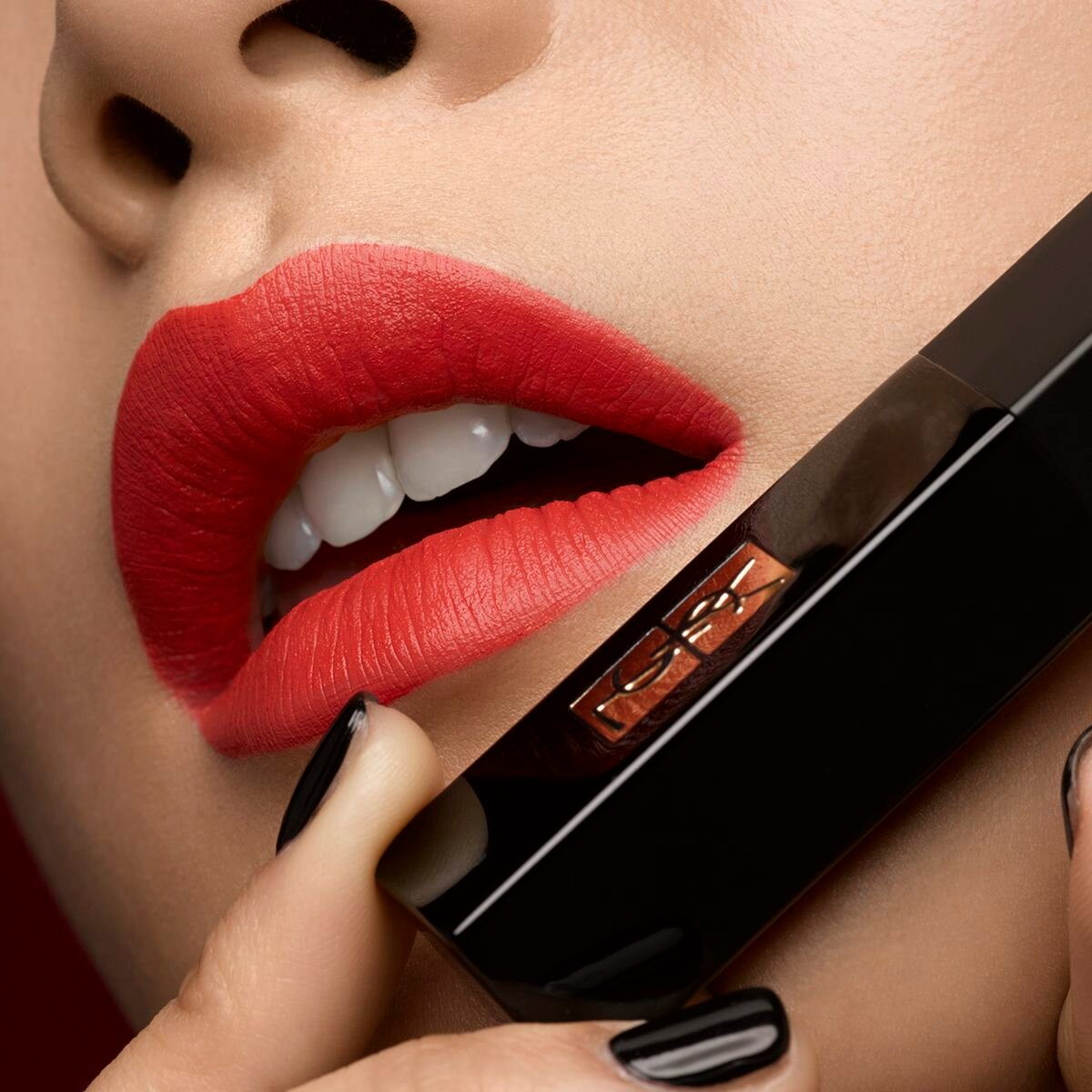 Матовая губная помада Yves Saint Laurent Rouge Pur Couture The Slim Velvet Radical 306 Red Urge