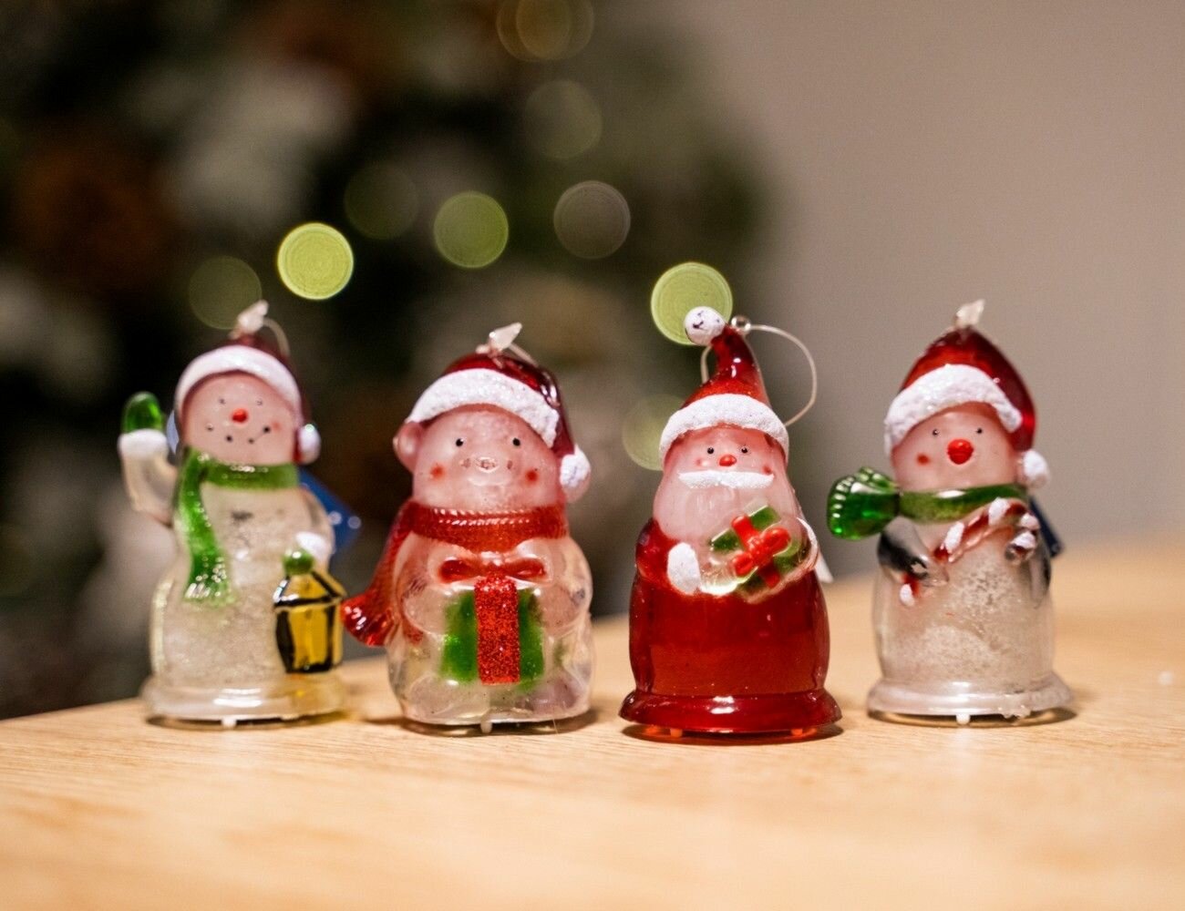 Набор светящихся фигурок (4 шт.), стекло, RGB LED-огни, 7.5 см, батарейки, Koopman International