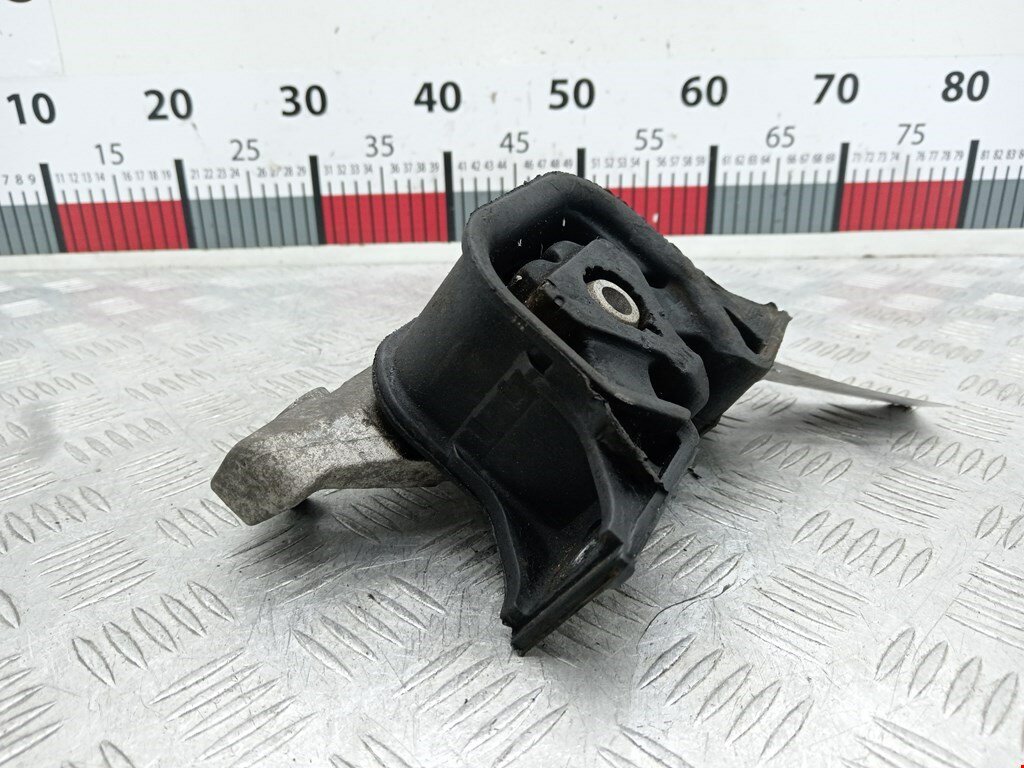 Подушка (опора) крепления двигателя Opel Corsa C 9227881 арт. 1985851