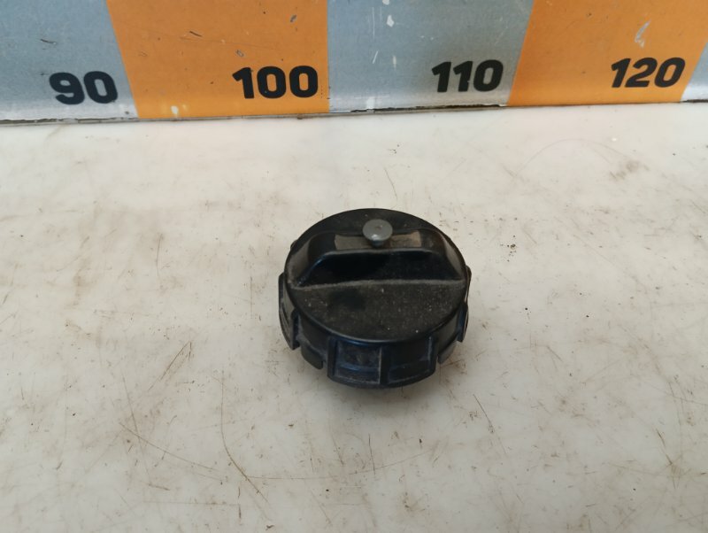 Б/У пробка бензобака, Мицубиси Лансер 9 Крышка бензобака Mitsubishi Lancer 2002 9, CS6A 311420 MITSUBISHI арт. MR987080