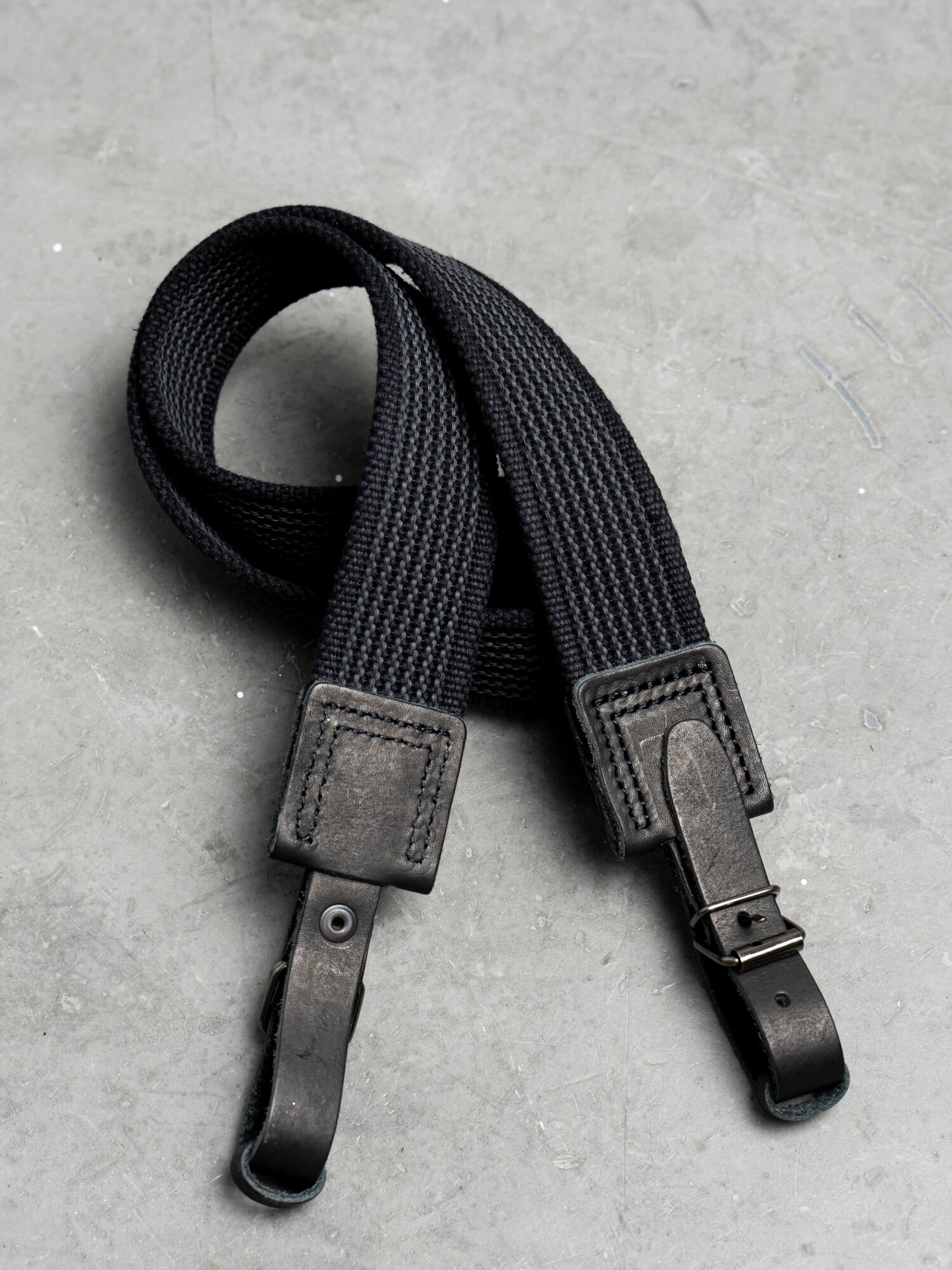 Ремень оружейный двухточечный нерегулируемый шириной 45 мм черный тактический погон для ружья и карабина прорезиненый